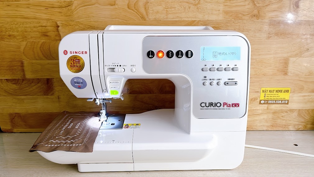 Singer Curio Pia (KX)v